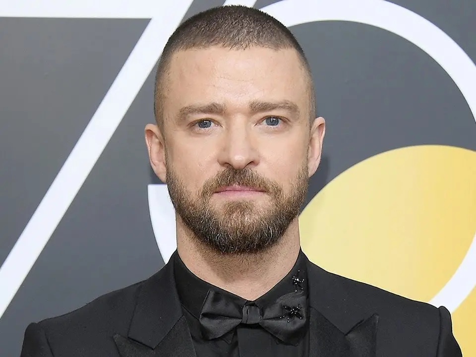 Buzz cut homme : 14 styles courts et stylés à tester en 2025